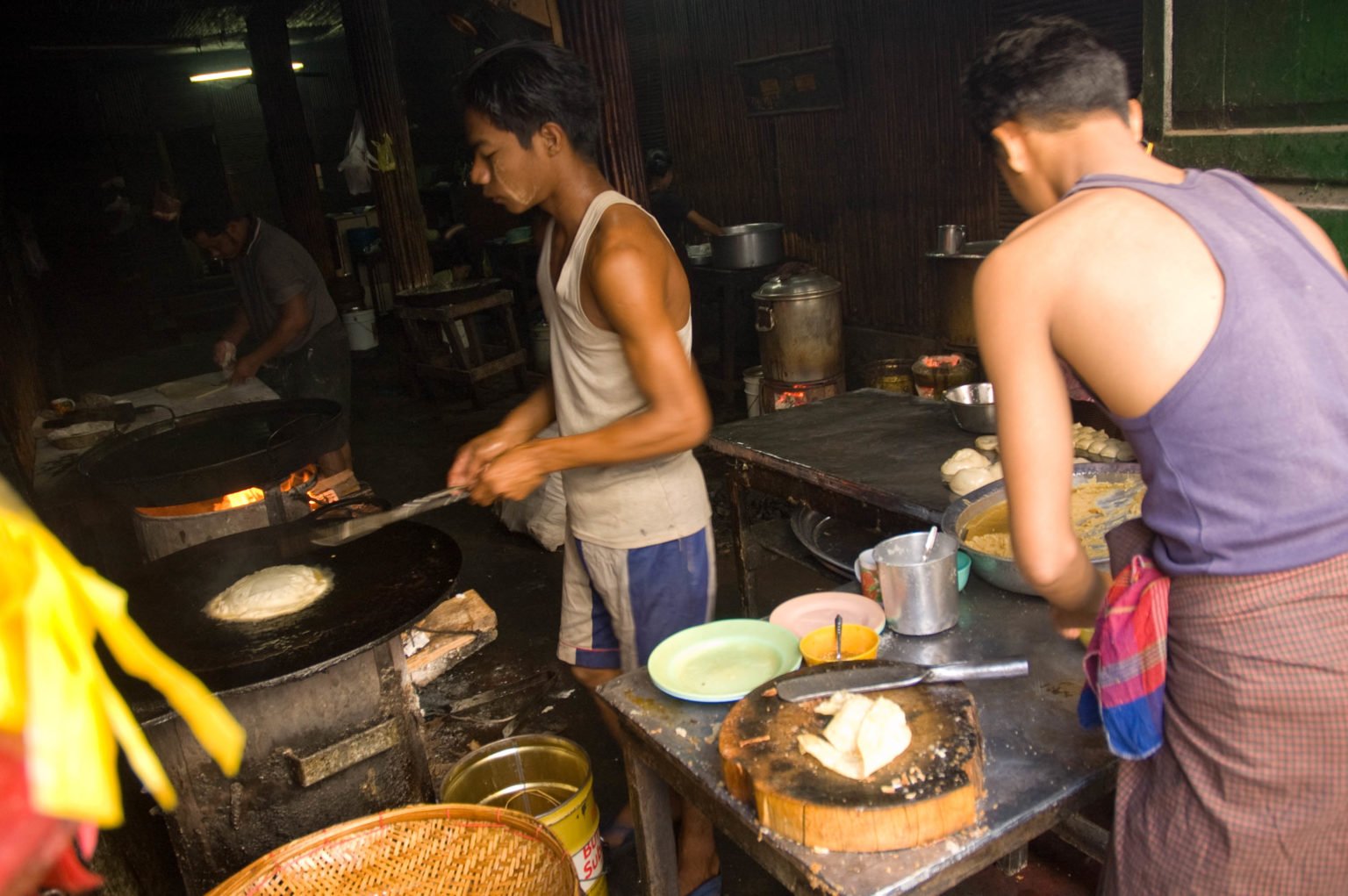 burmese paratha | htut thayar palata - hsa*ba: please eat
